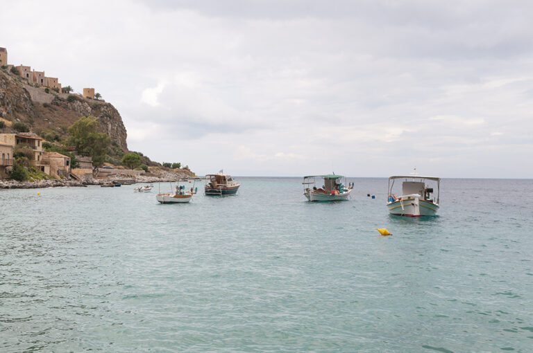ΚΑΡΤΠΟΣΤΑΛ ΑΠΟ ΤΗ ΜΑΝΗ • travelscrapbook