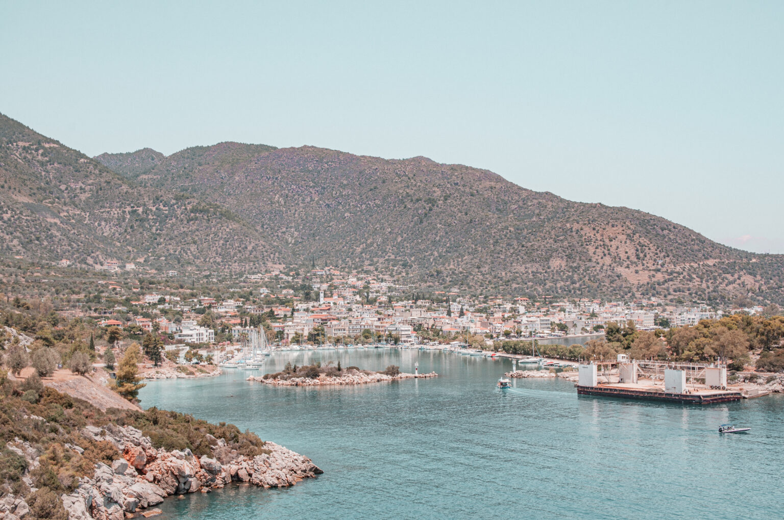 ΤΙ ΝΑ ΔΕΙΣ ΕΝΑ ΣΑΒΒΑΤΟΚΥΡΙΑΚΟ ΣΤΑ ΜΕΘΑΝΑ • travelscrapbook